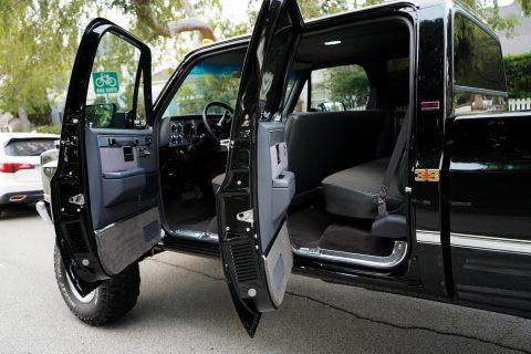 1990 GMC Sierra 3500 Pickup crew cab [completely restored] for sale